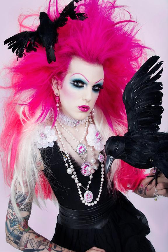 AKON SIGNS NEW ARTIST JEFFREE STAR – MAD NEWS UK